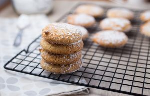 Almond Cookies | The Girl Loves To Eat